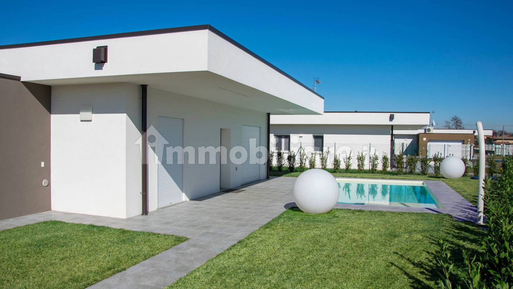 Villa unifamiliare viale Caduti del Lavoro, Lonato, Lonato del Garda