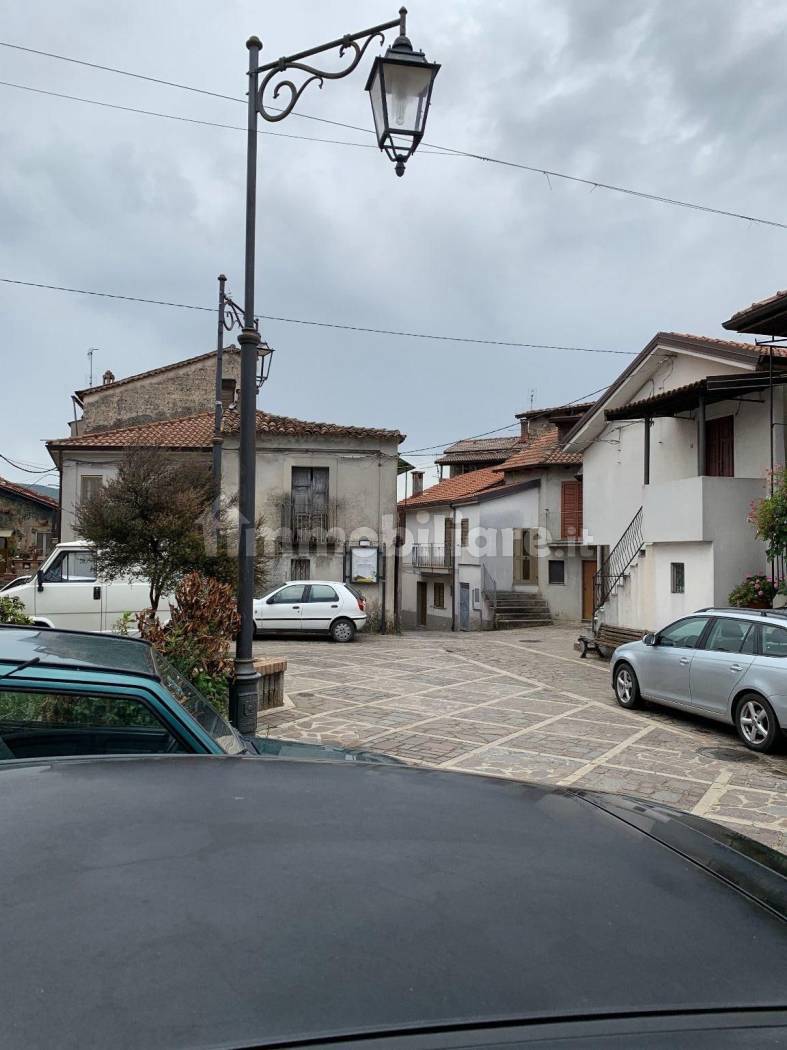 Monolocale piazza Ravaschieri 7, Centro, Torre di Ruggiero