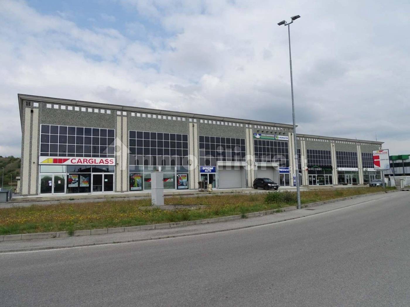 Attività commerciale in Vendita