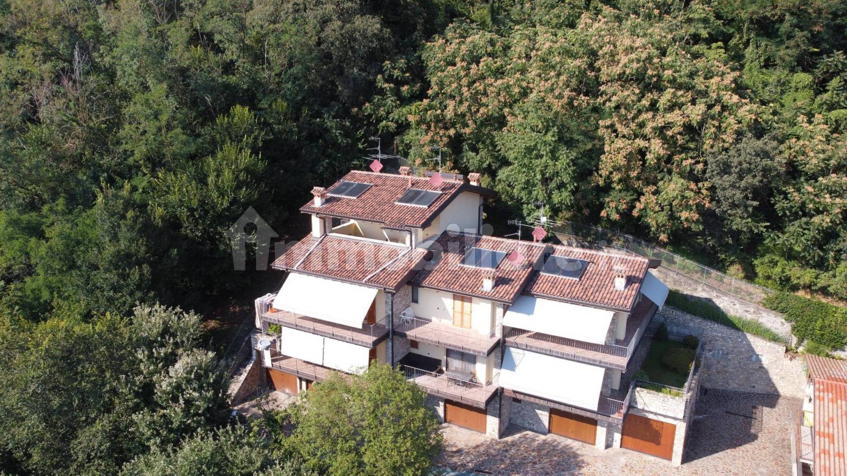 Villa a schiera via Cerro, Sarnico