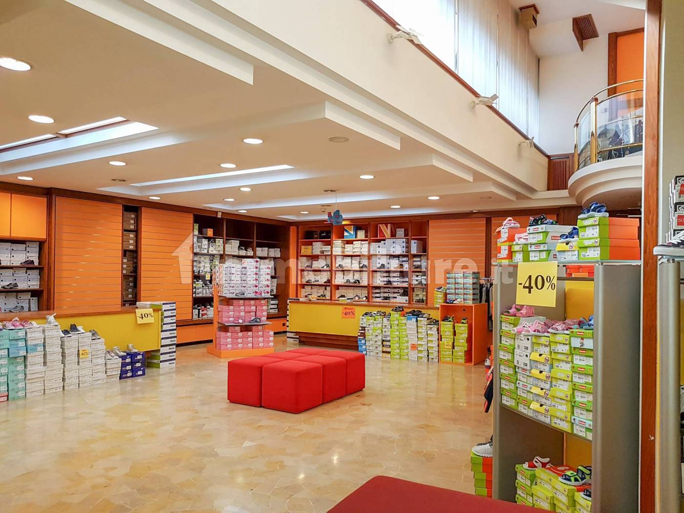 Locale commerciale in Vendita