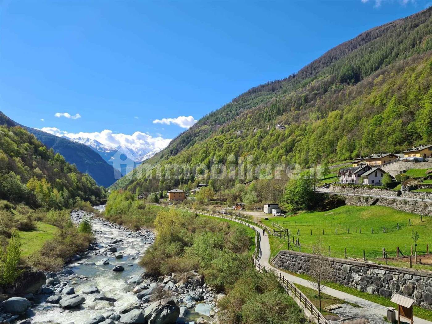 Trilocale via Tornadù, Torre di Santa Maria