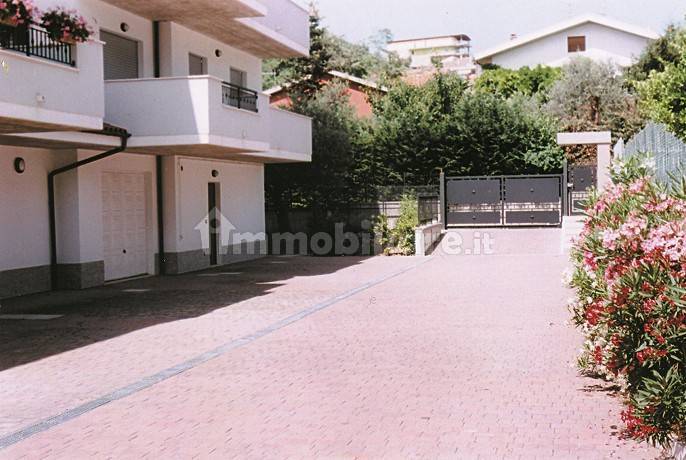 Appartamento ottimo stato, terzo piano, Colle del Telegrafo - Colle Scorrano, Pescara