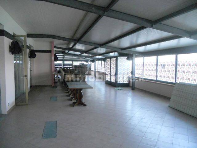 Locale commerciale in Vendita