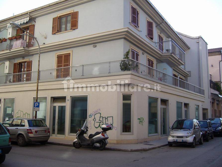 Locale commerciale in Vendita