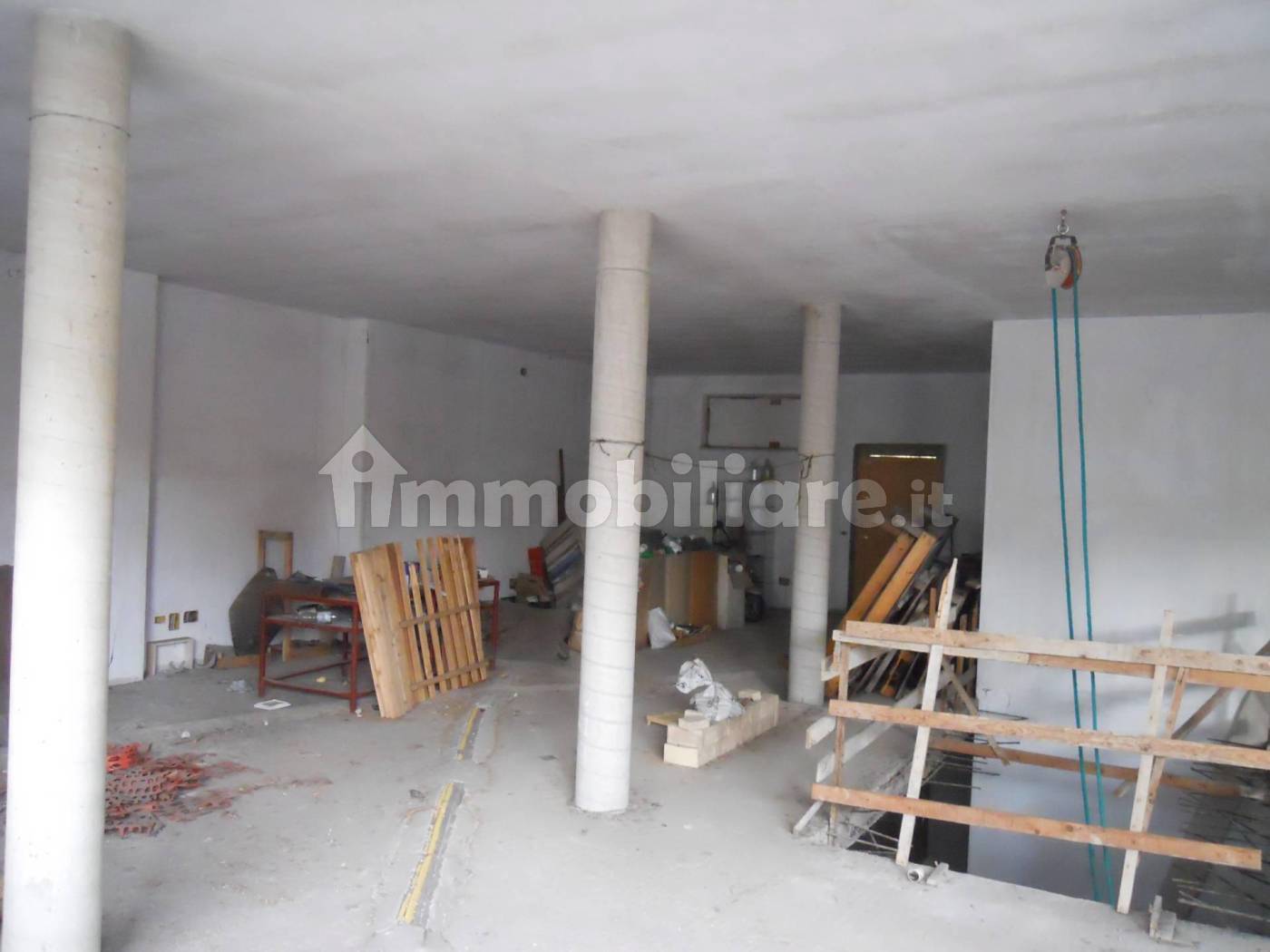 Locale commerciale in Vendita