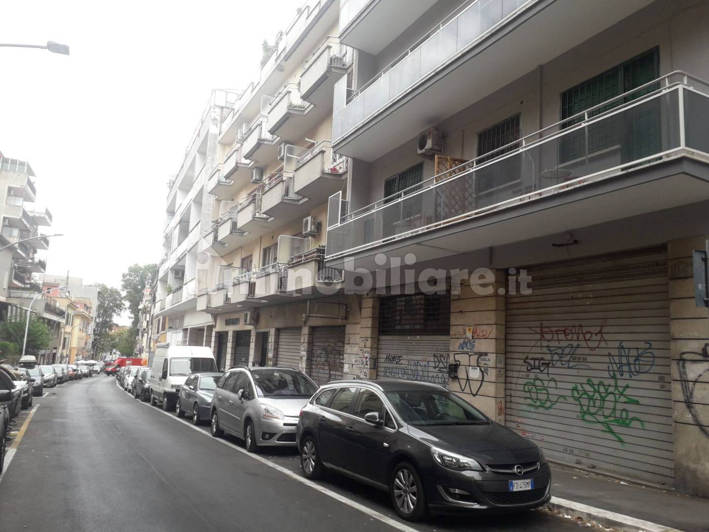 Locale commerciale in Vendita