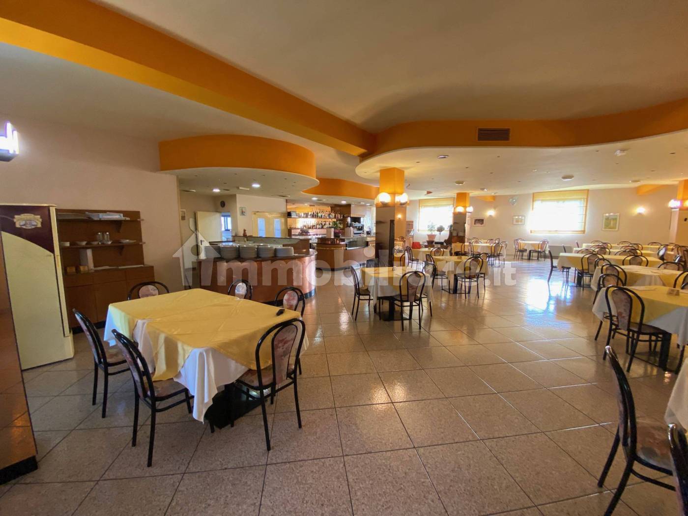 Locale commerciale in Vendita