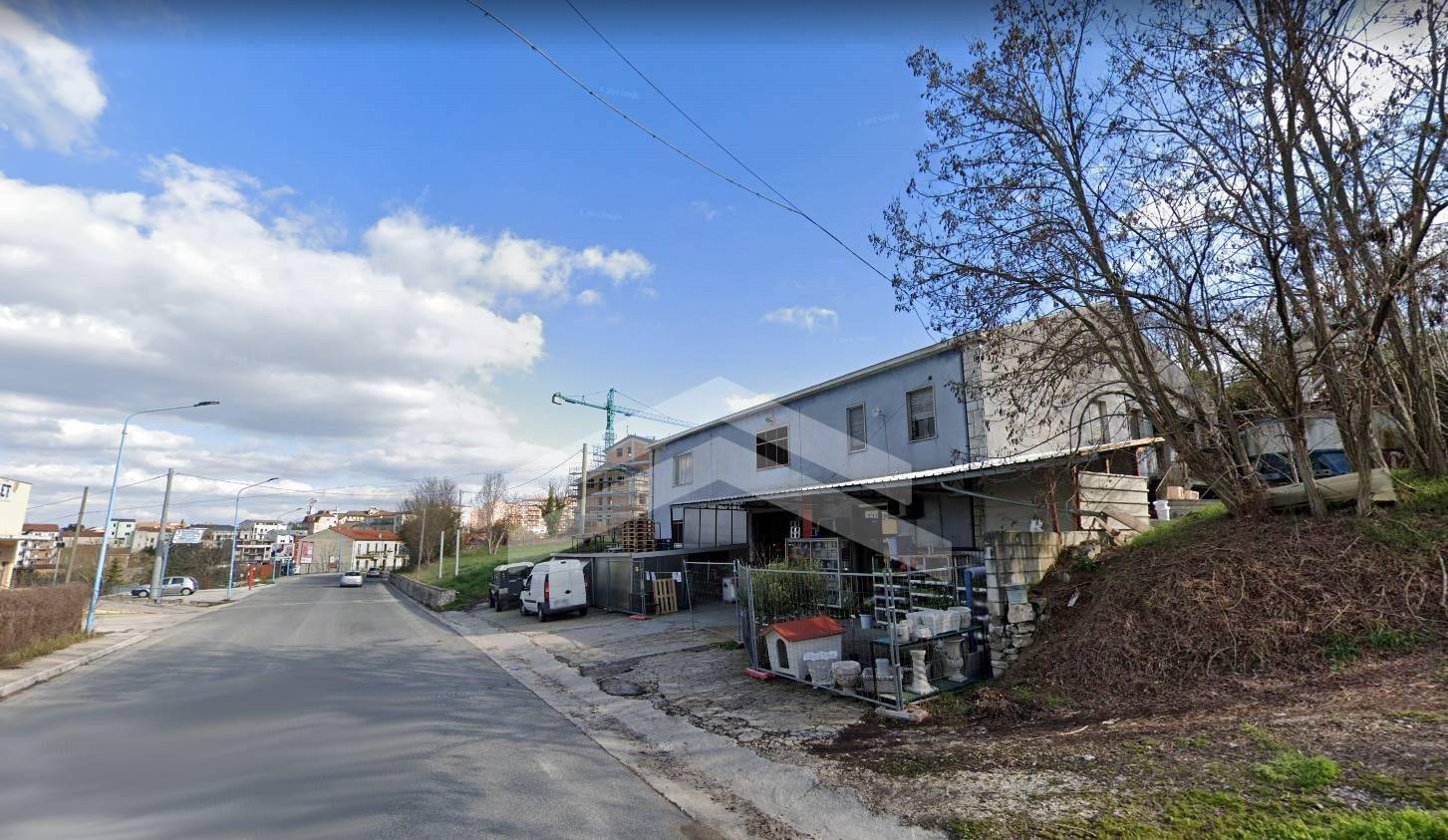 Locale commerciale in Vendita