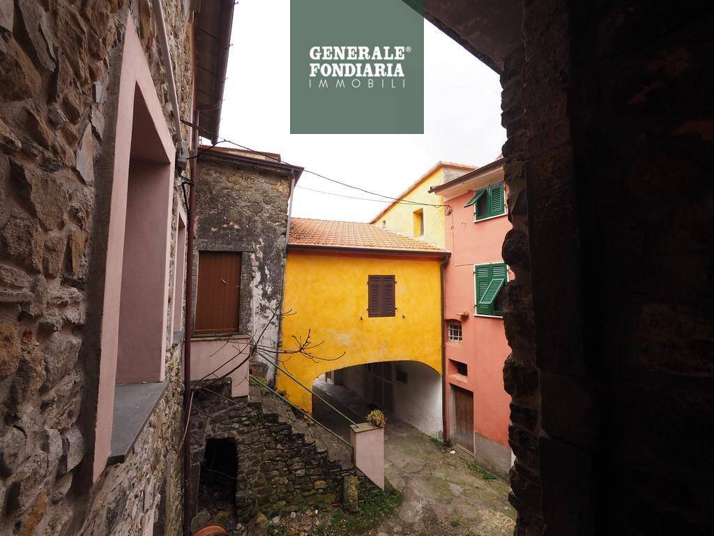 Trilocale Località Montebello di Mezzo, Bolano