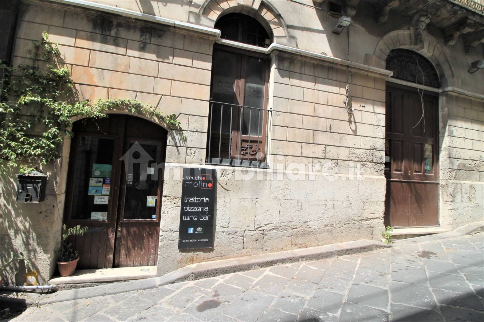 Locale commerciale in Vendita