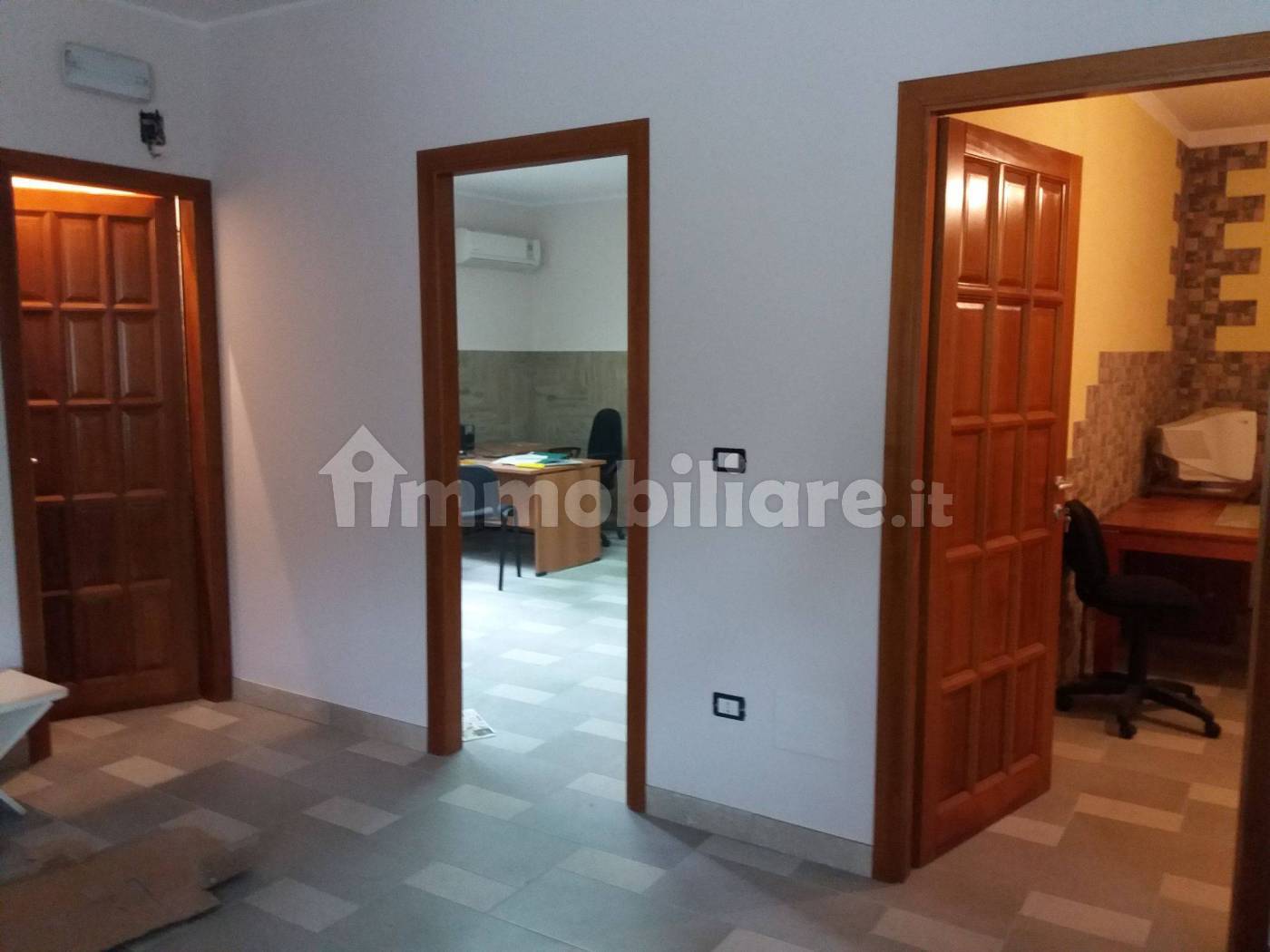 Locale commerciale in Vendita