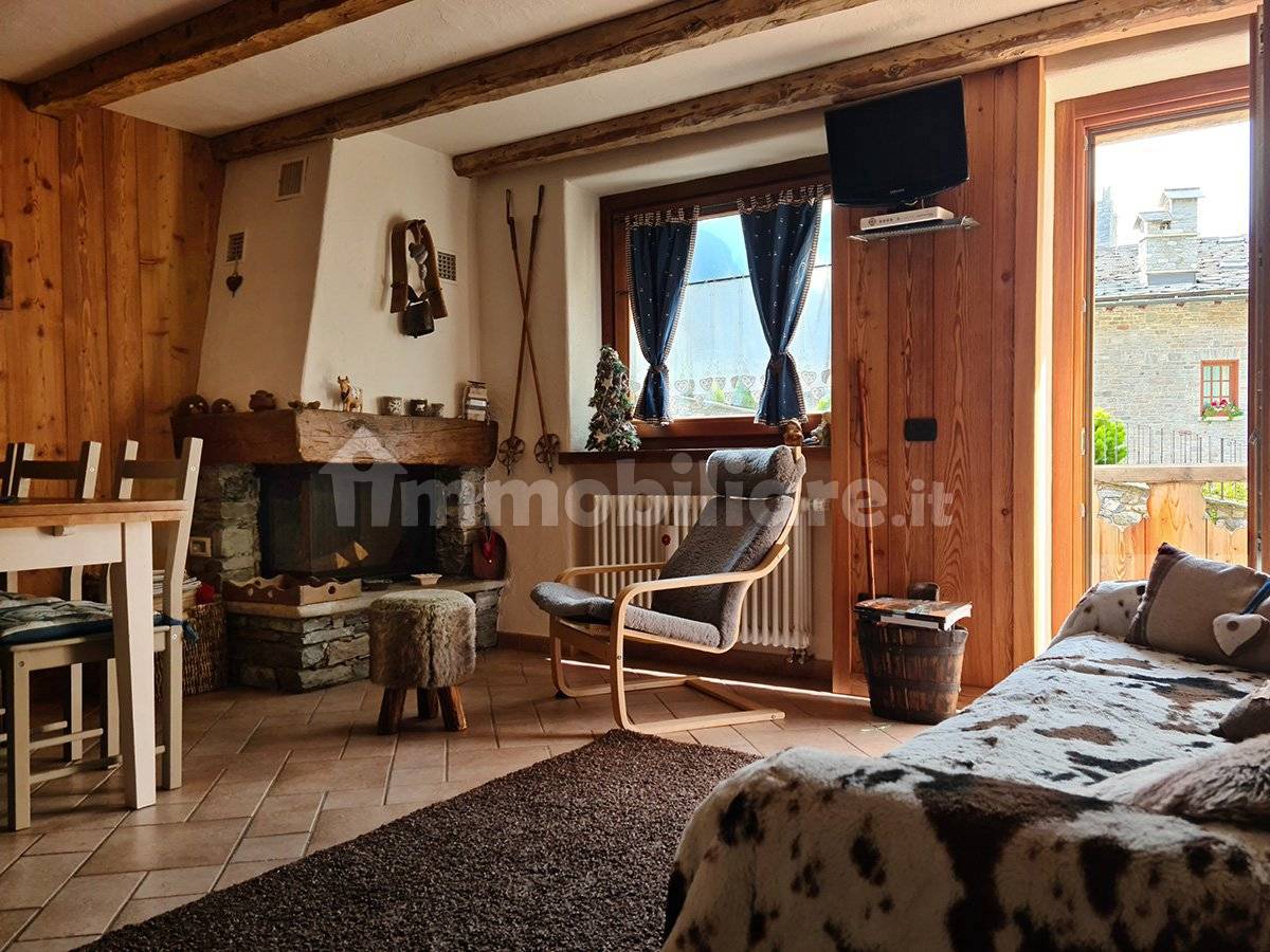 Trilocale via Brissogne, Centro, Morgex