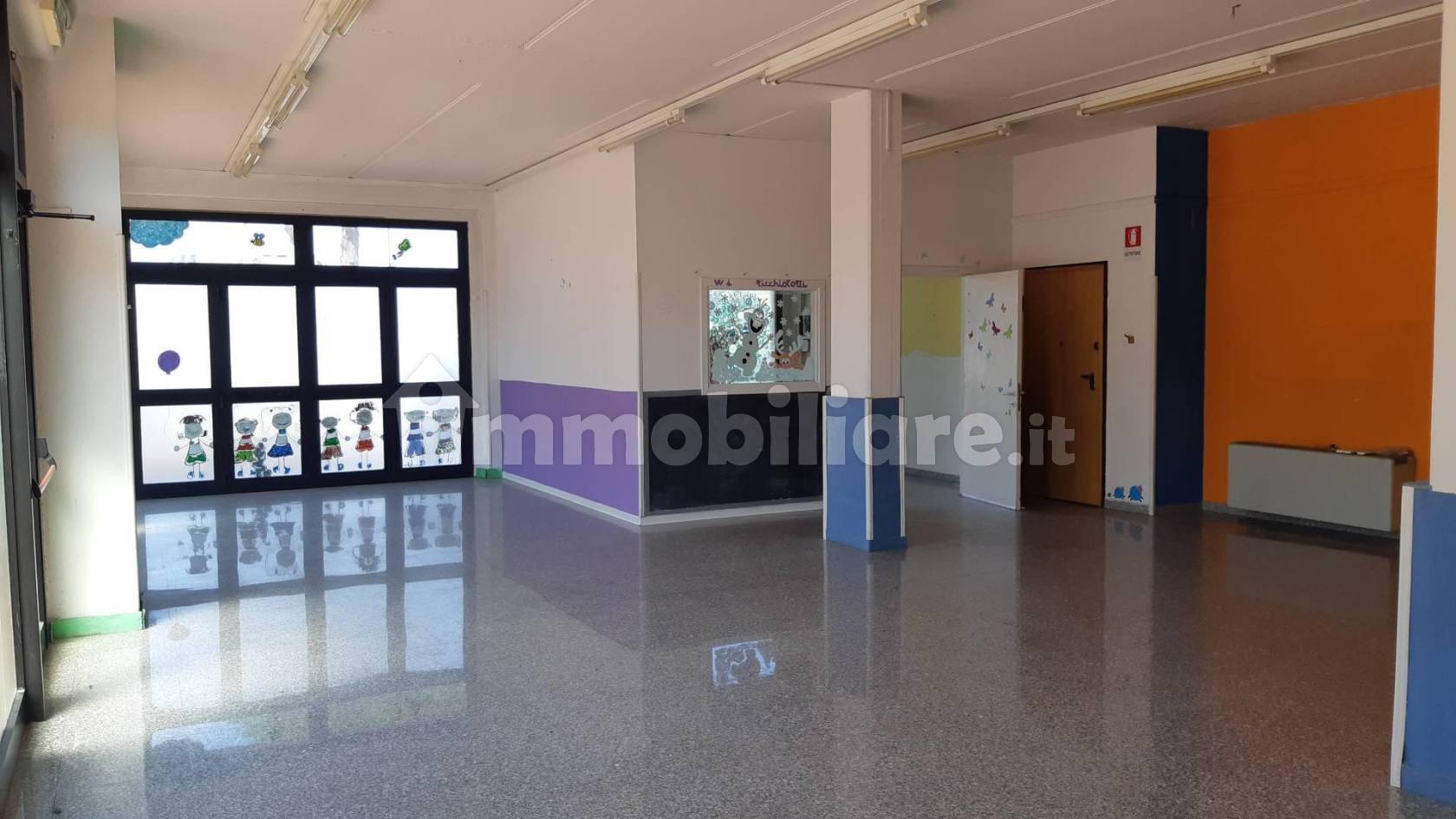 Locale commerciale in Vendita