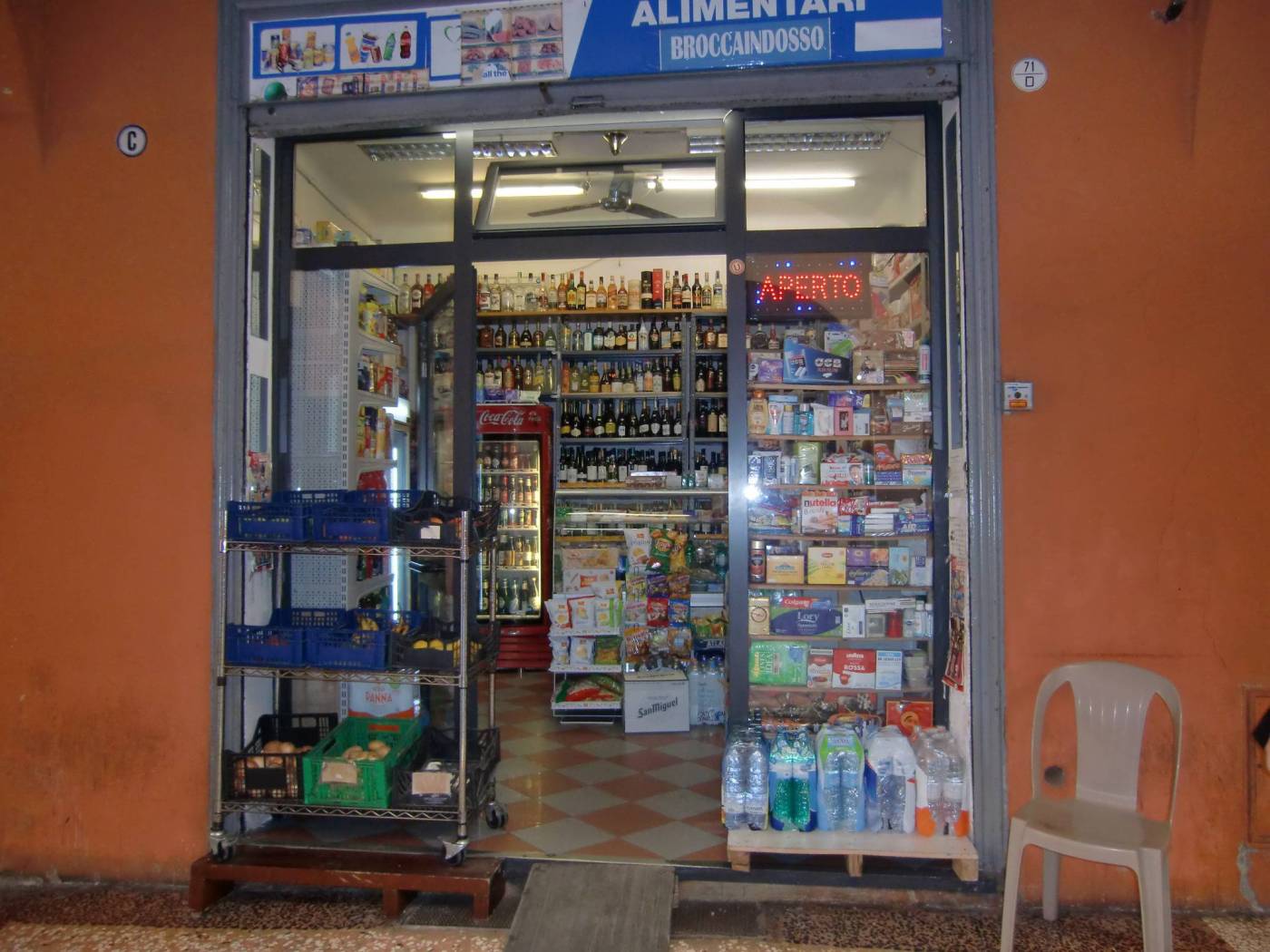Locale commerciale in Vendita