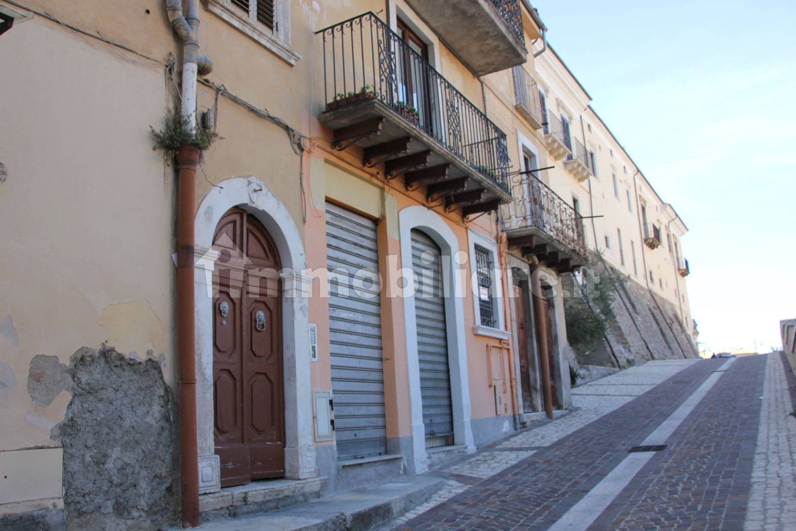 Appartamento piazza Domenico Stromei, Centro, Tocco da Casauria