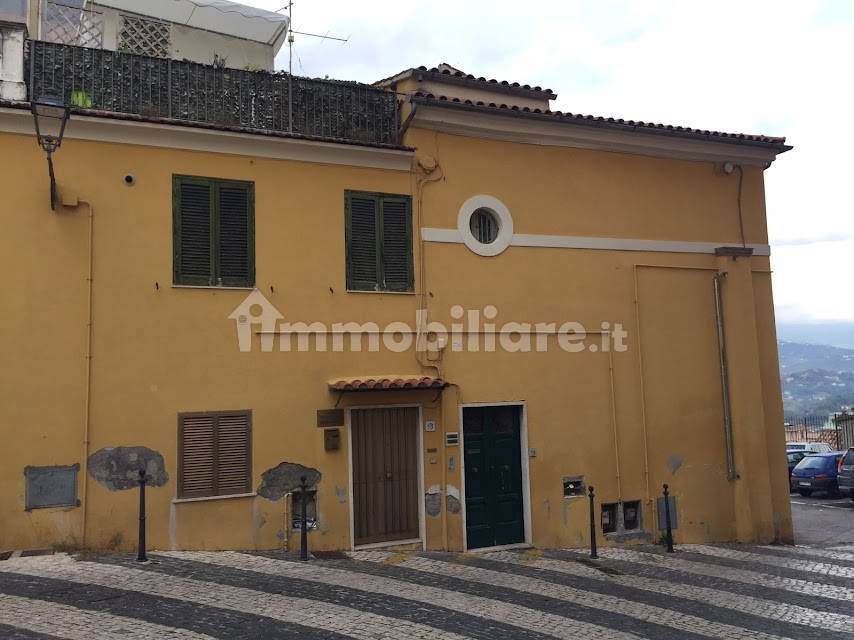 Bilocale piazza Santa Maria, Centro, Frosinone