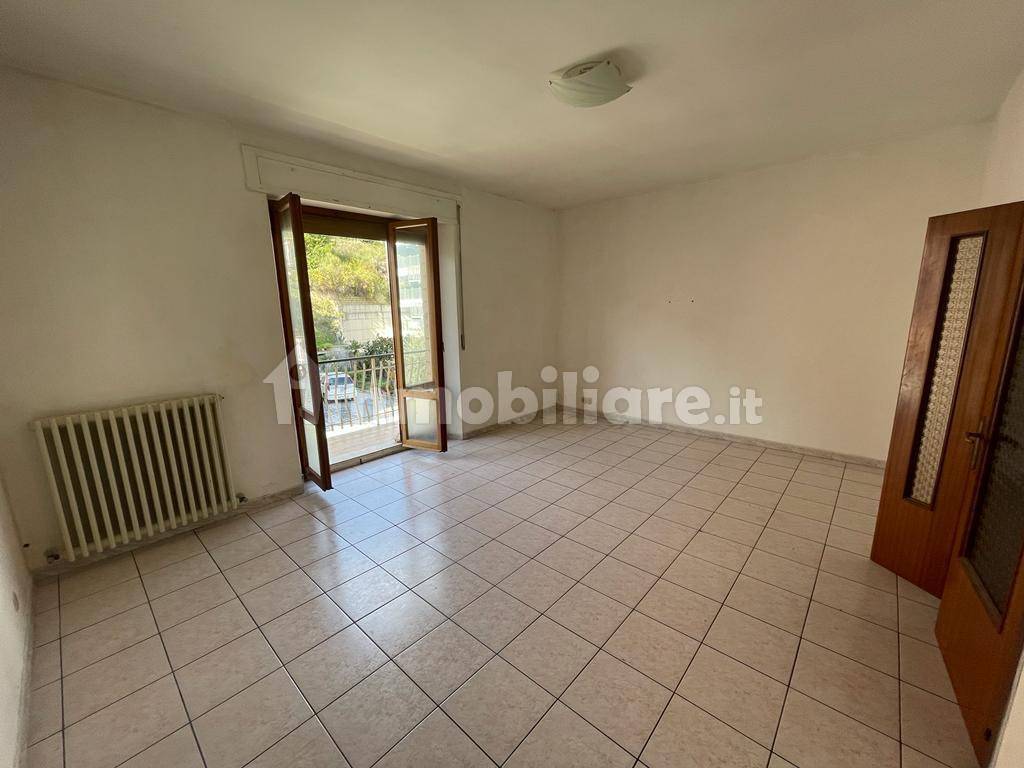 Appartamento buono stato, terzo piano, Centro, Urbisaglia