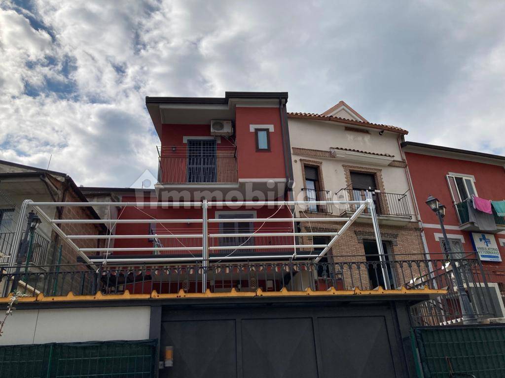 Trilocale via Francesco De Sanctis, Emanuele II, C. Colombo, Morelli e Silvati, Avellino