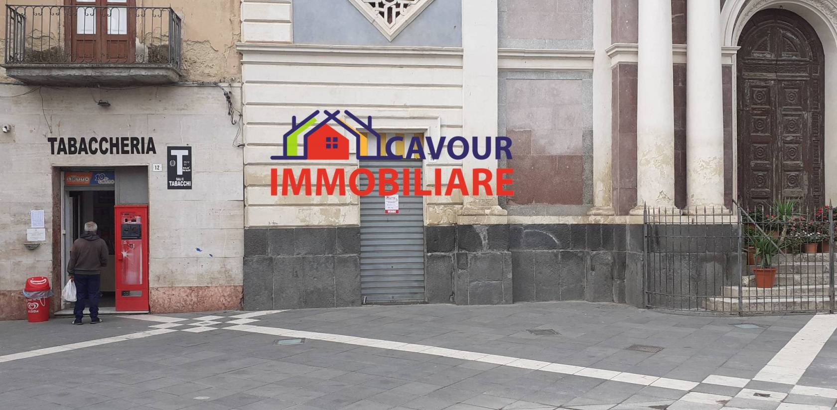 Locale commerciale in Vendita