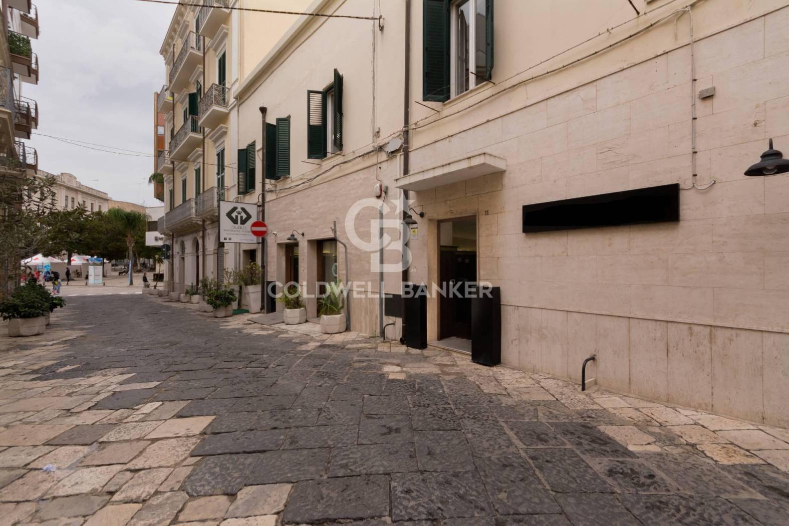 Locale commerciale in Vendita