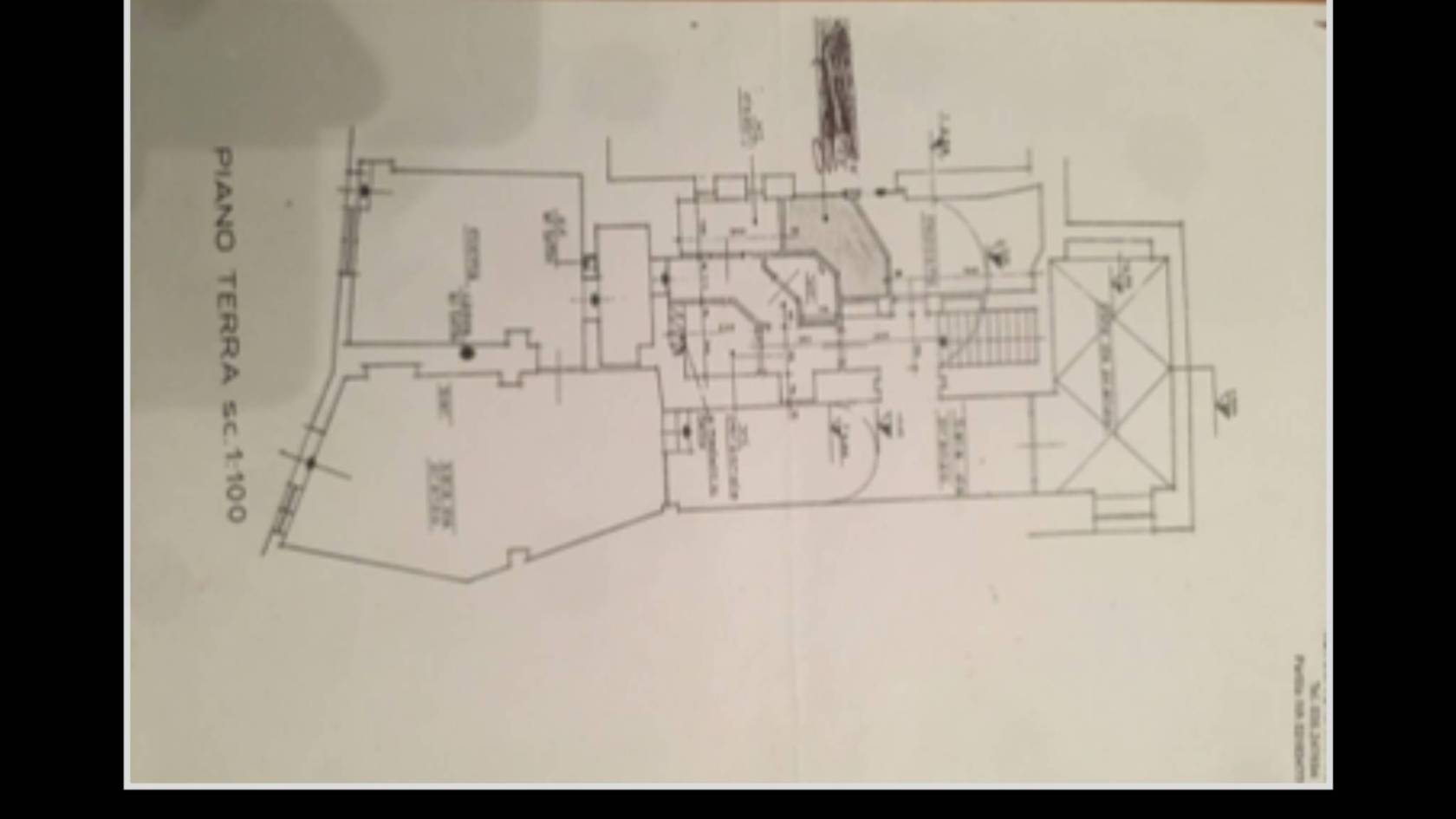 Locale commerciale in Vendita