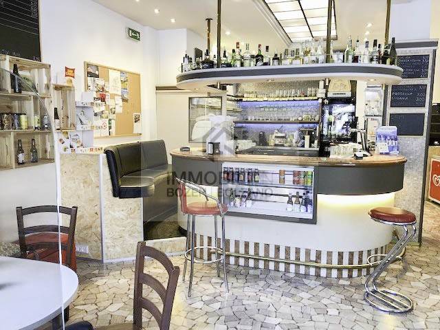 Locale commerciale in Vendita