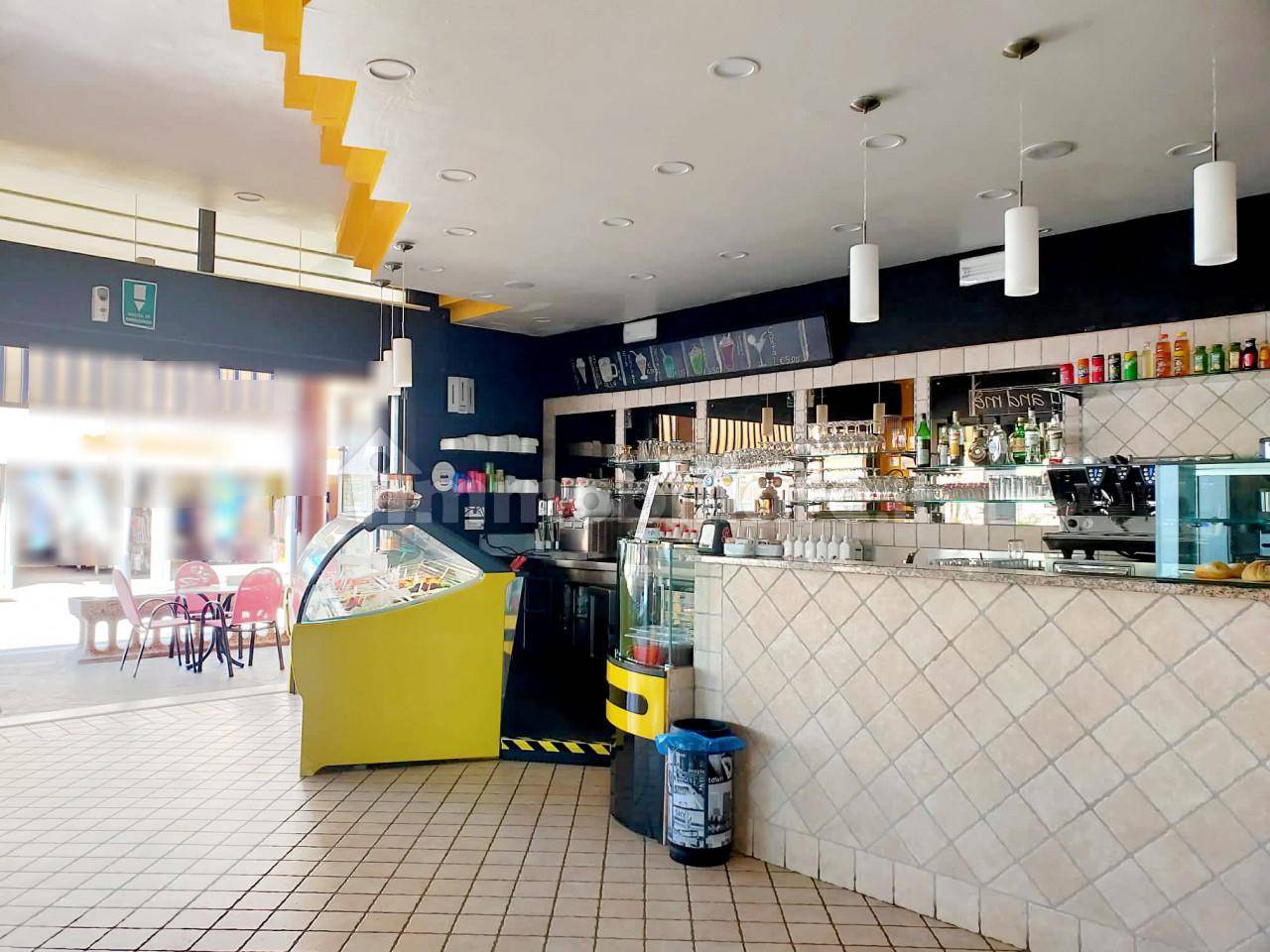 Locale commerciale in Vendita