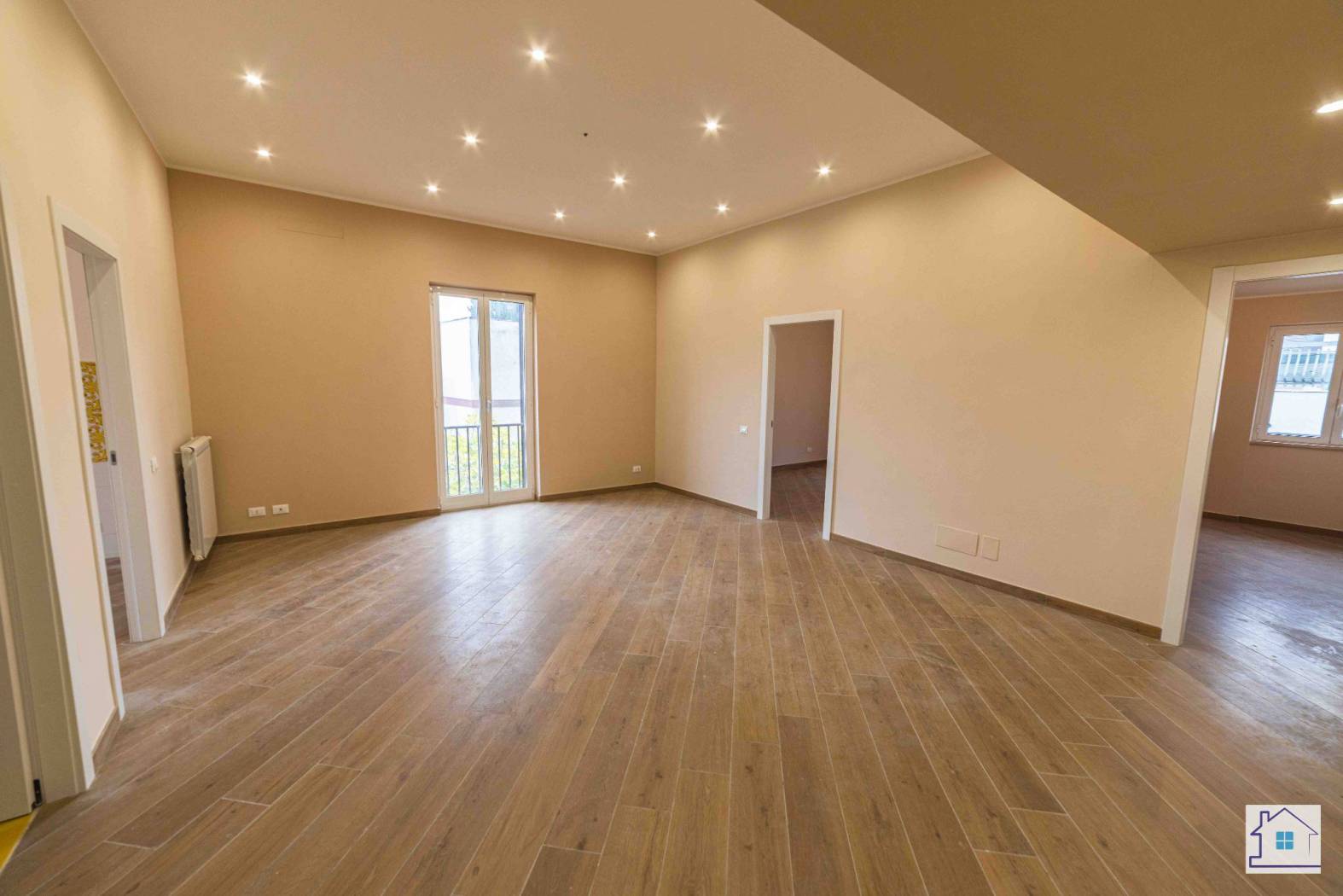 Quadrilocale via Camastra, Borghesiana, Roma