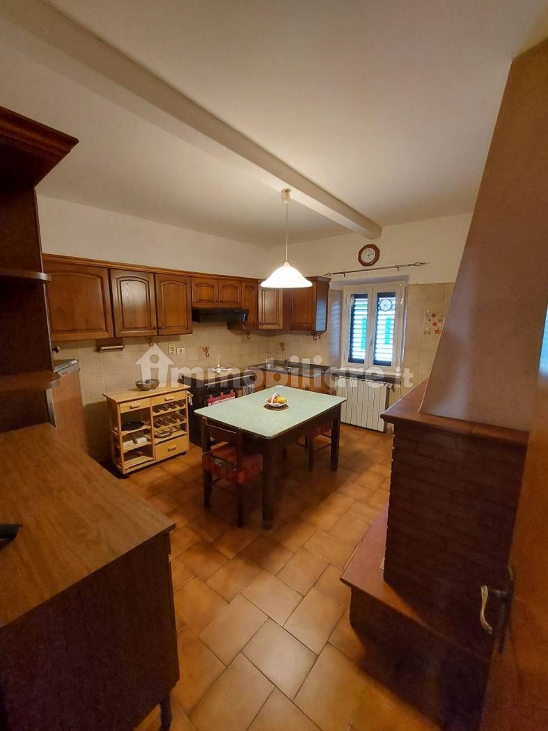 Trilocale Località Chiassa Superiore 32, Chiassa Superiore, Arezzo