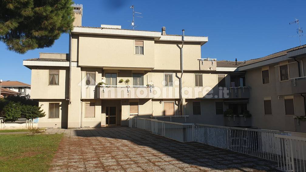 Trilocale via Giovanni Boccaccio 22, Centro, Trecate