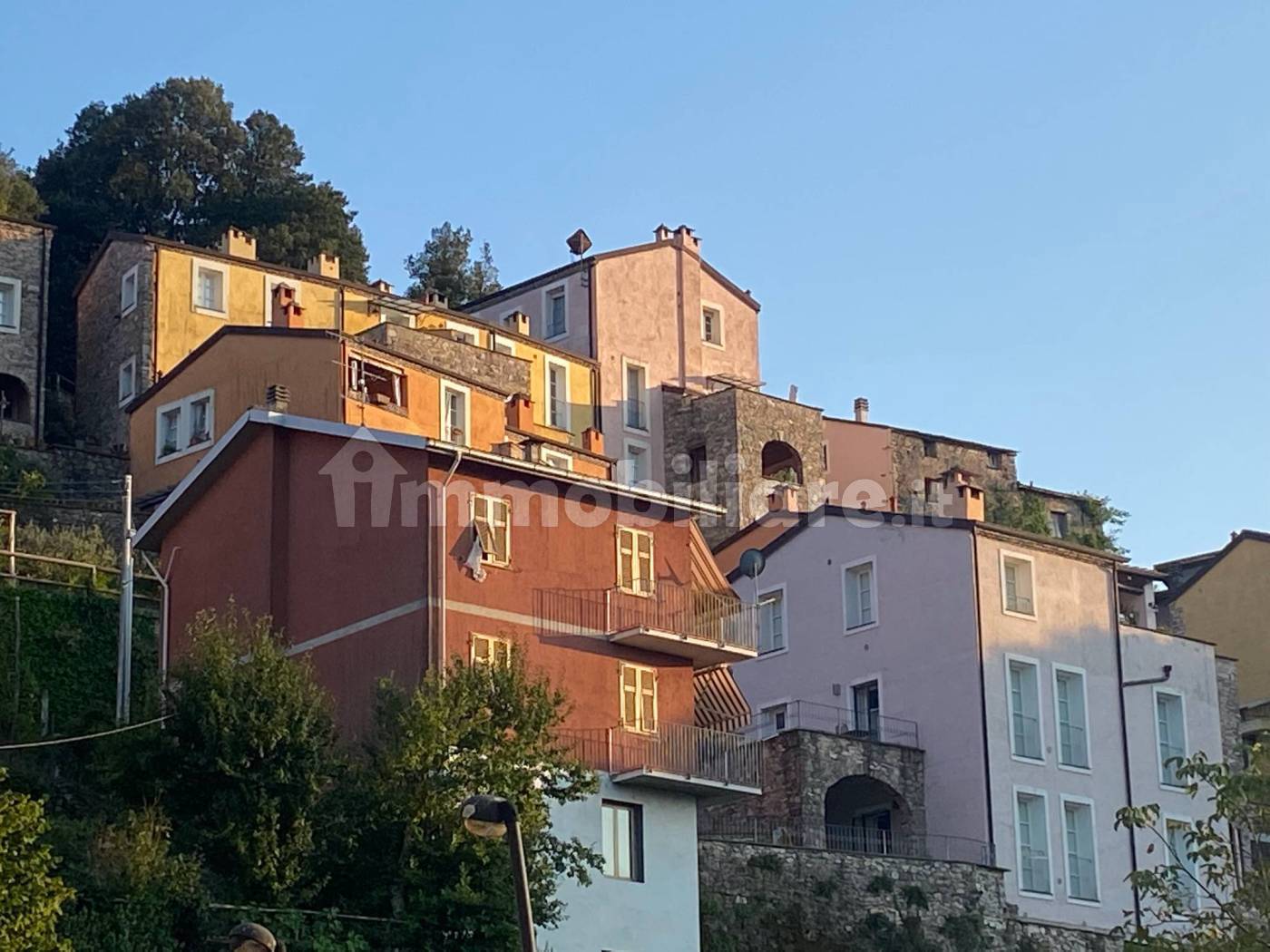 Bilocale via Vernazza 8, Beverino