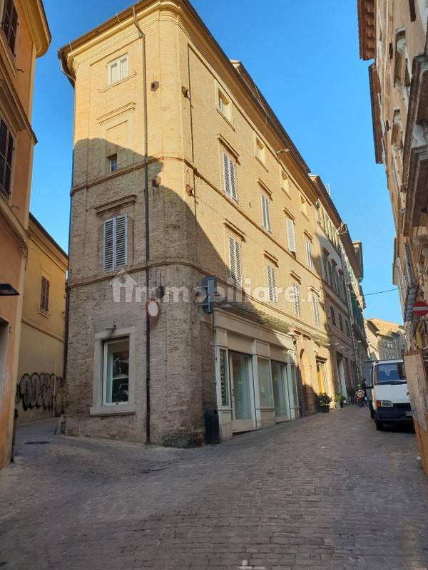 Quadrilocale corso Giacomo Matteotti, Centro, Macerata