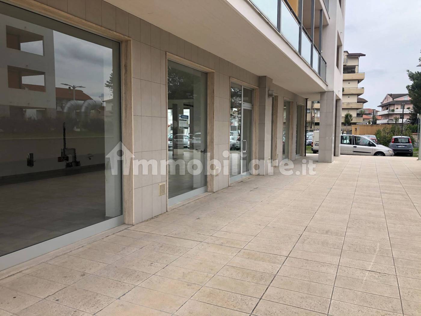 Locale commerciale in Vendita