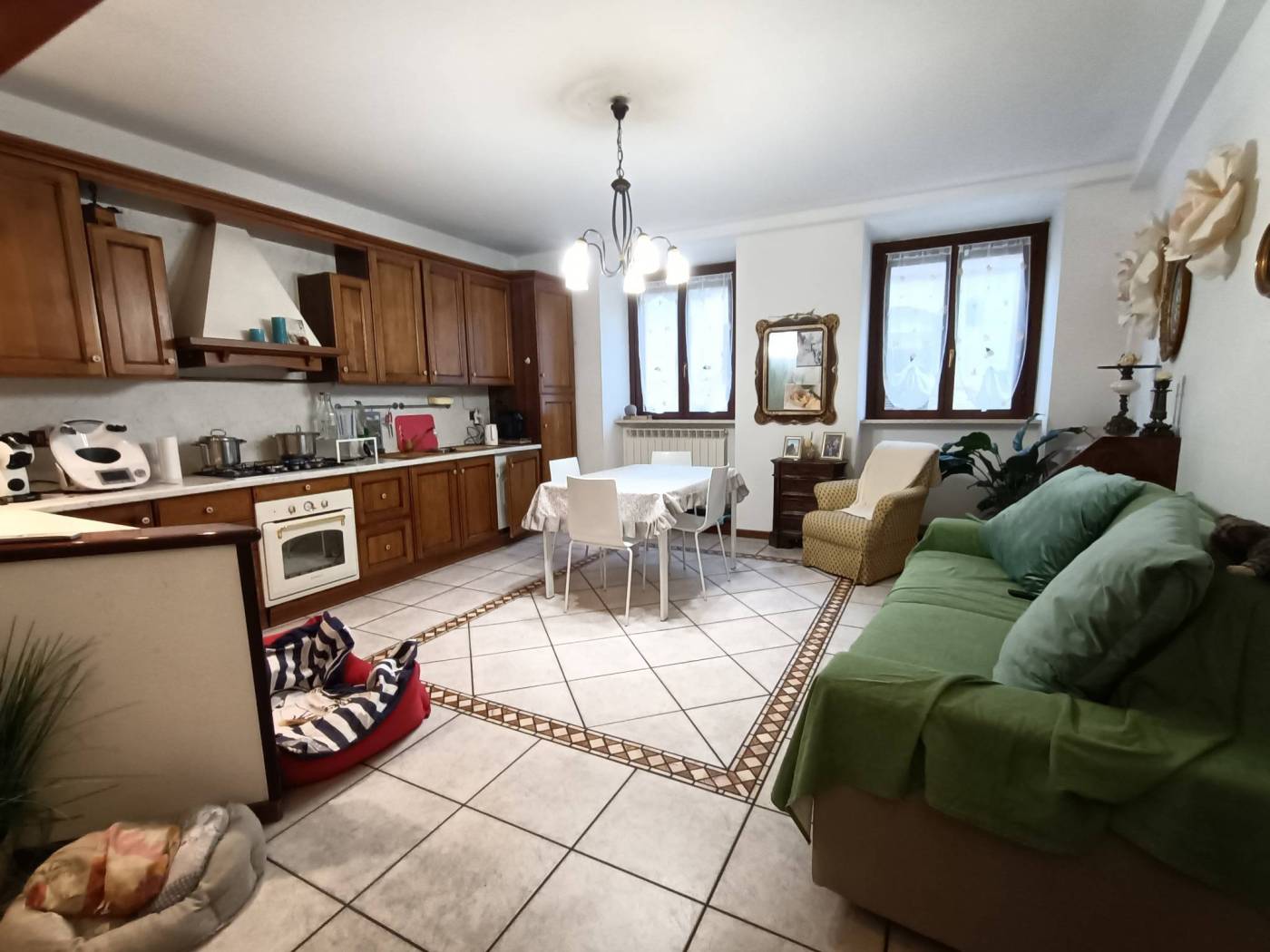 Bilocale ottimo stato, piano terra, Centro, Treia