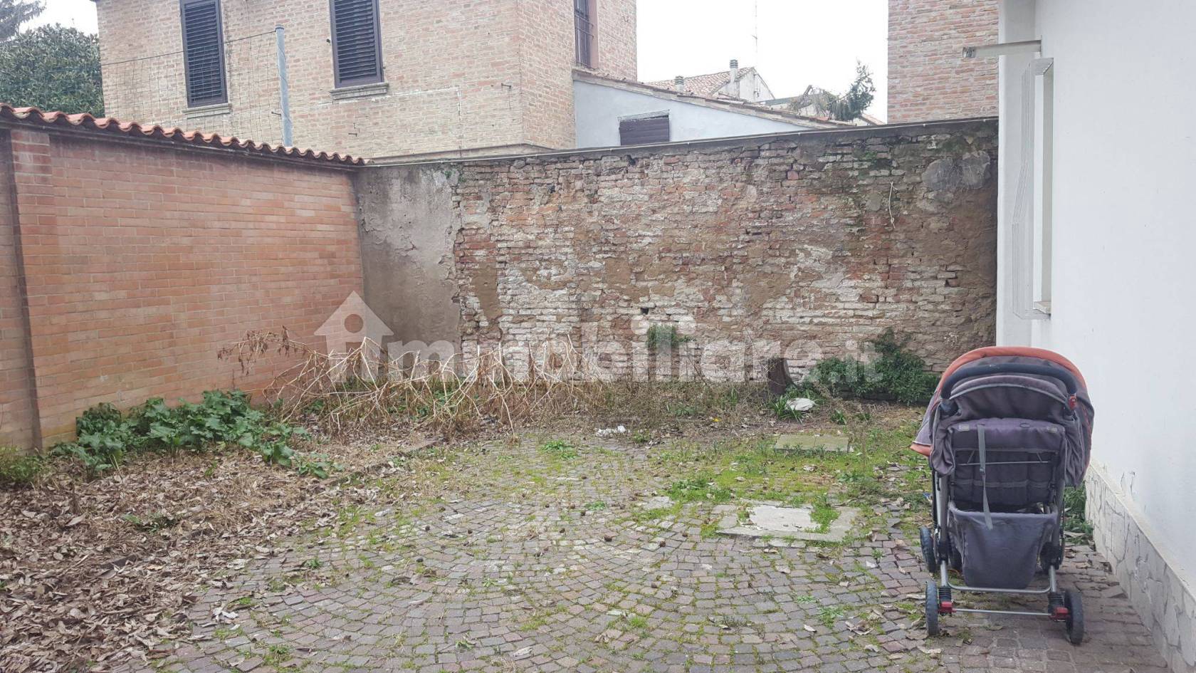 Posto auto - moto in Vendita