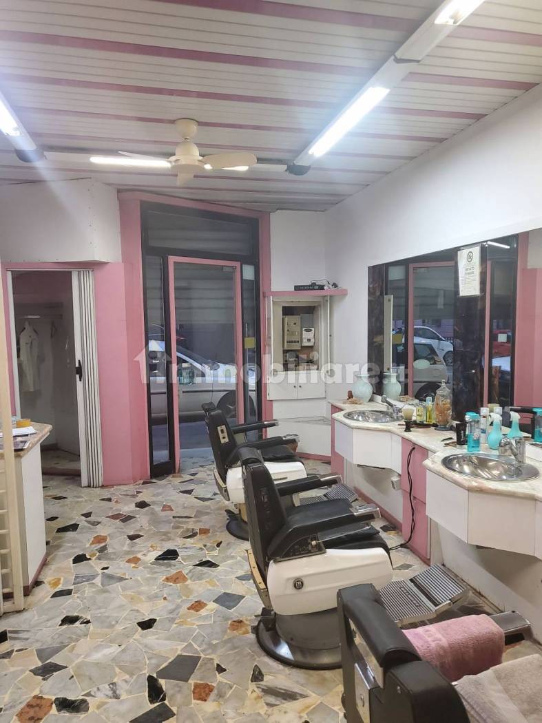 Locale commerciale in Vendita