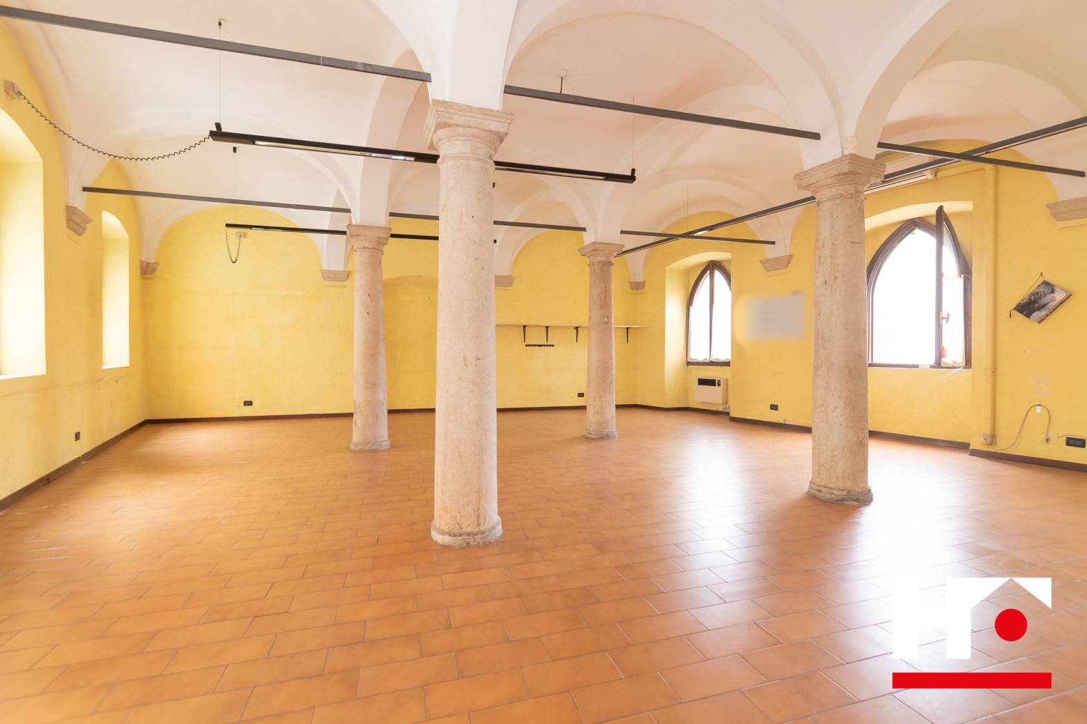 Locale commerciale in Vendita