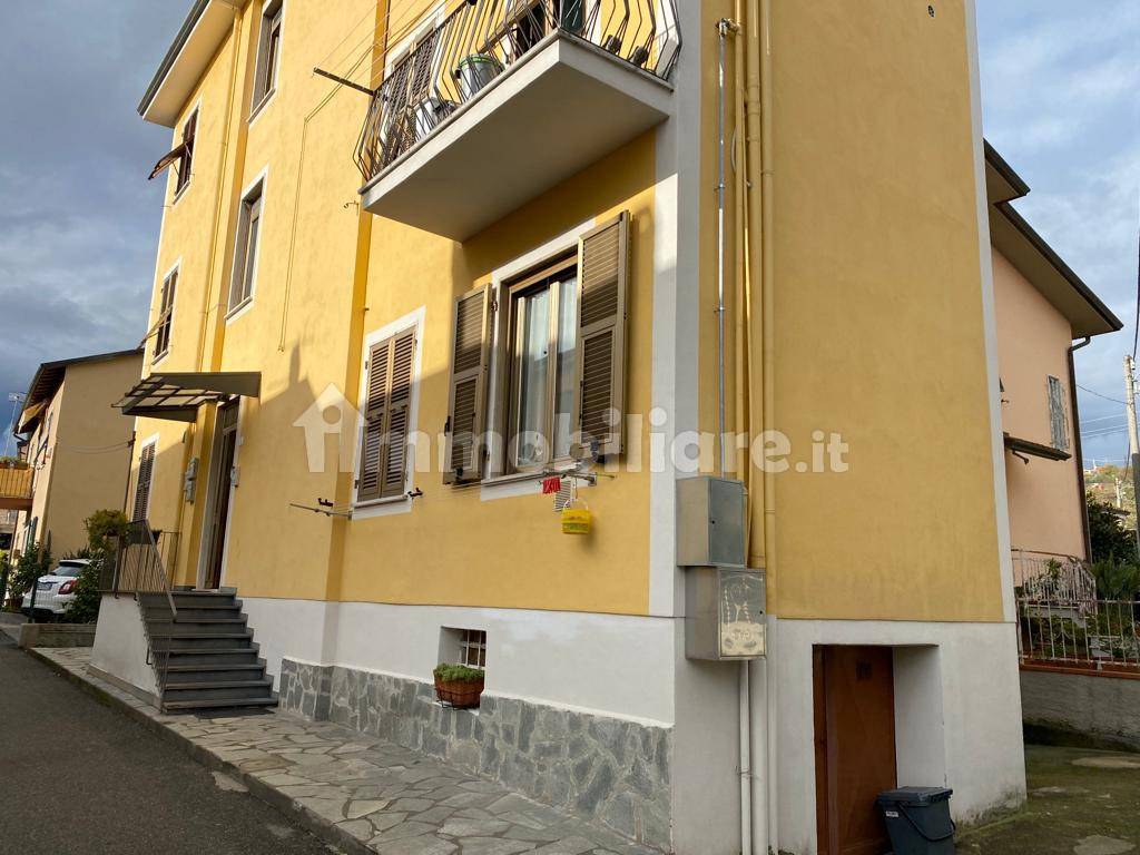 Quadrilocale ottimo stato, piano rialzato, Limone - Melara, La Spezia