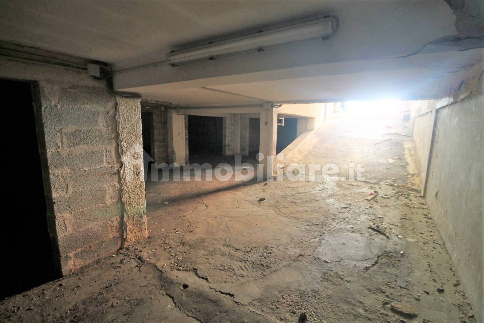 Posto auto - moto in Vendita