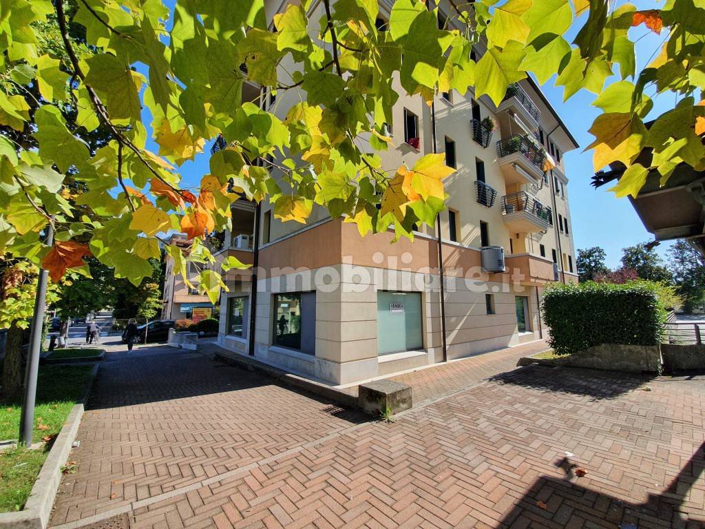Locale commerciale in Vendita