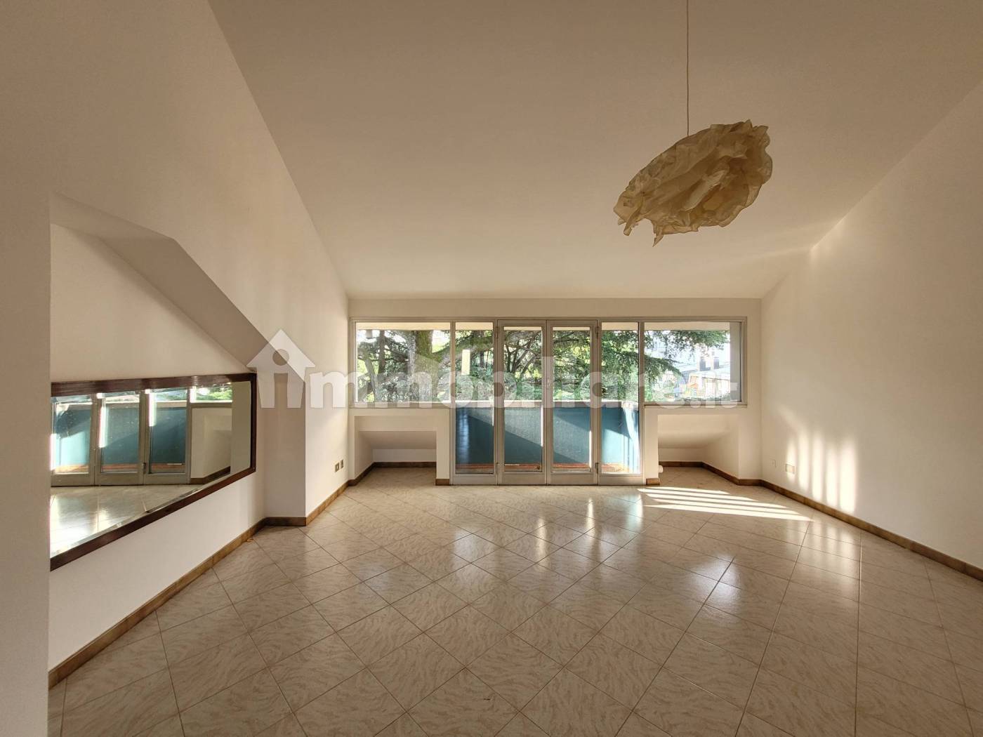 Quadrilocale via Alessandro Volta 37, Centro, Erba