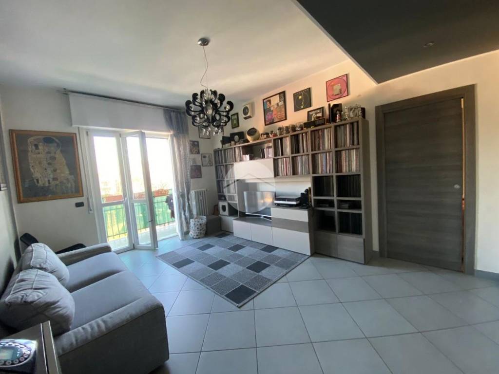 Sale Apartment Pessano con Bornago. 3-room flat in via Monte Grappa ...