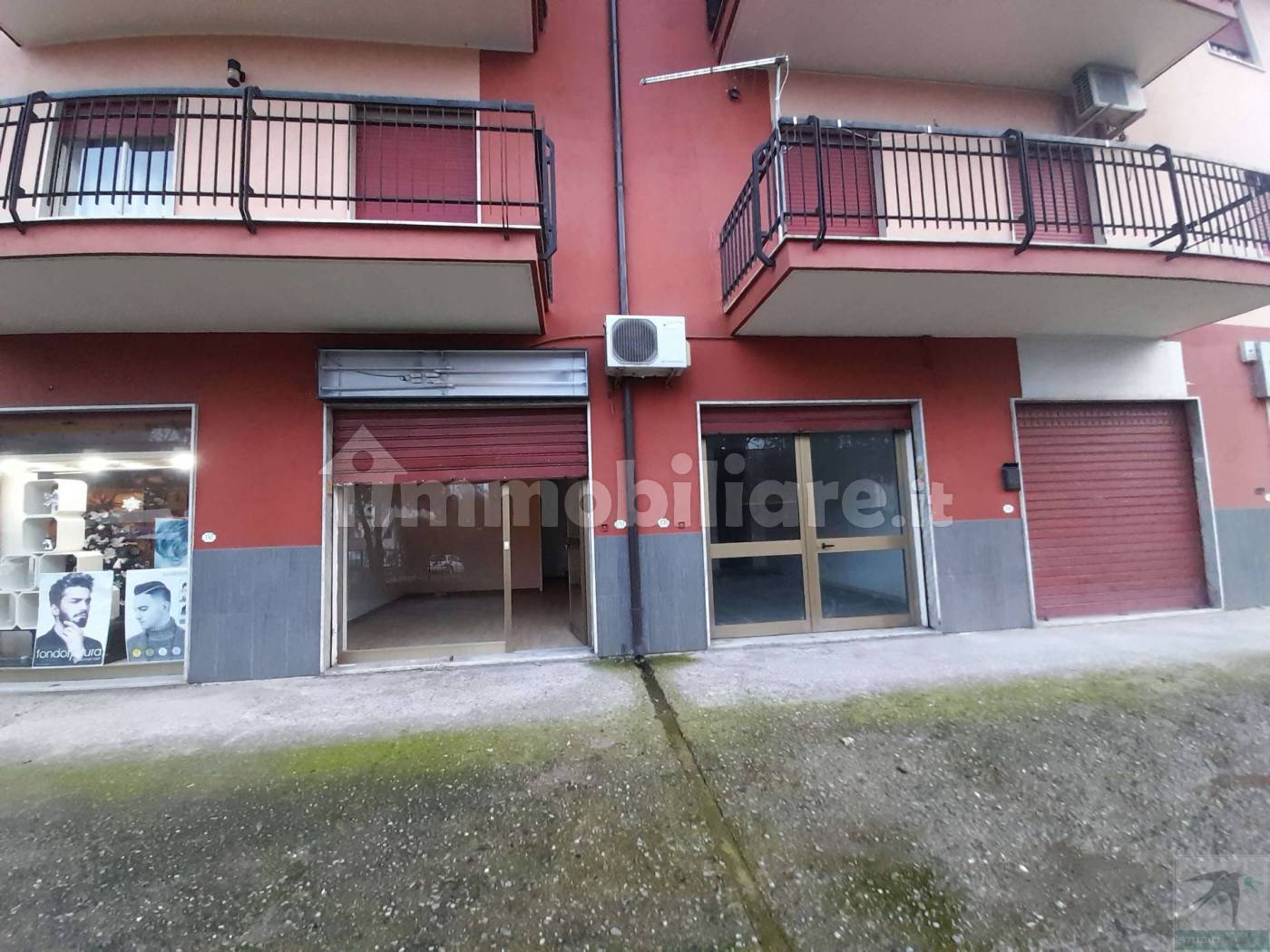 Locale commerciale in Vendita