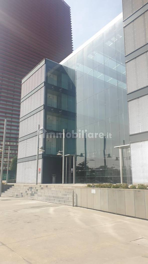 Locale commerciale in Vendita