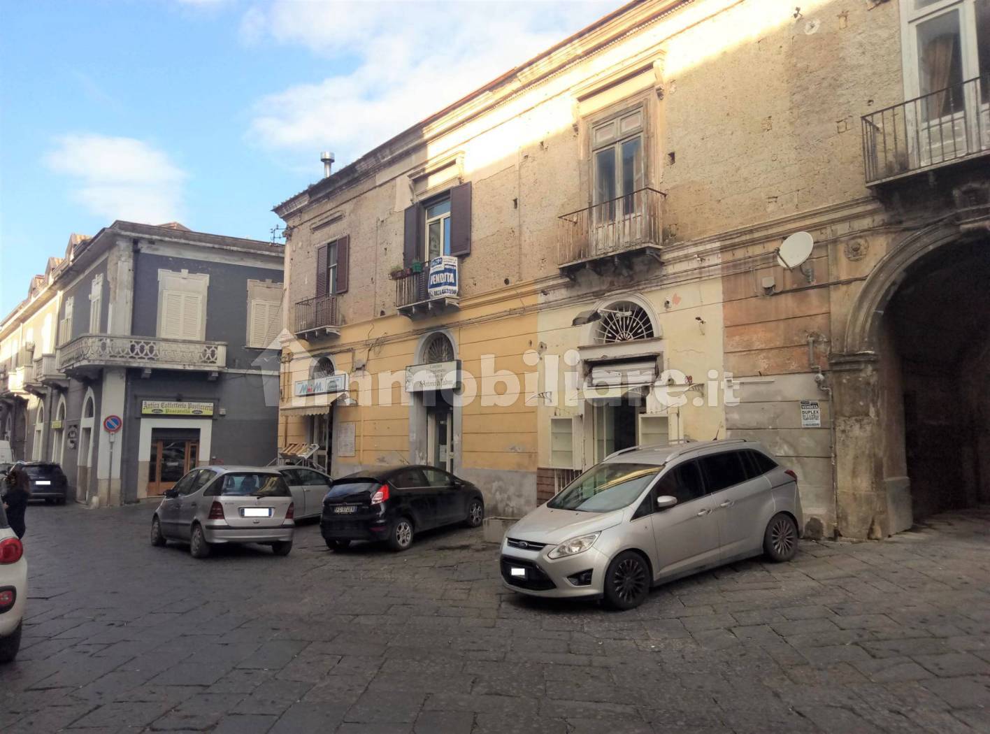 Locale commerciale in Vendita