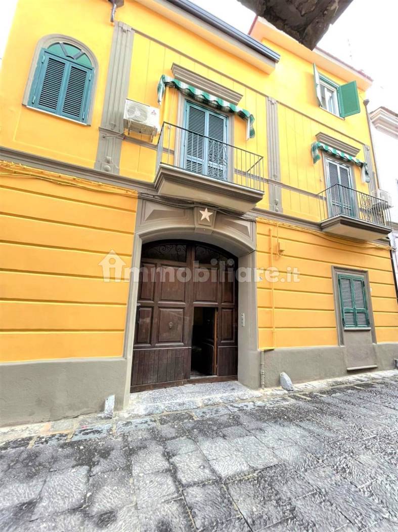 Locale commerciale in Vendita