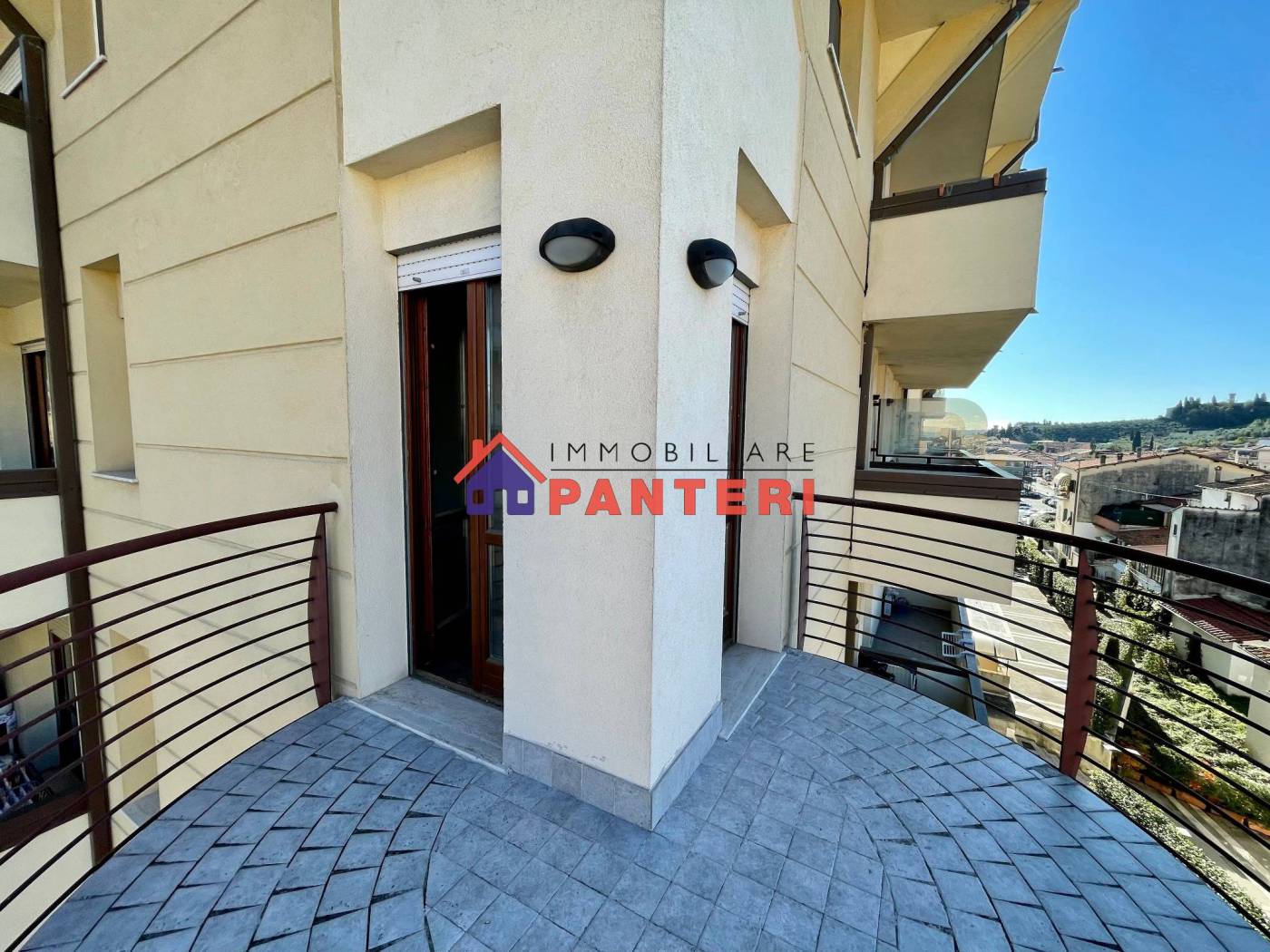 Trilocale viale Giuseppe Garibaldi, Centro, Pescia