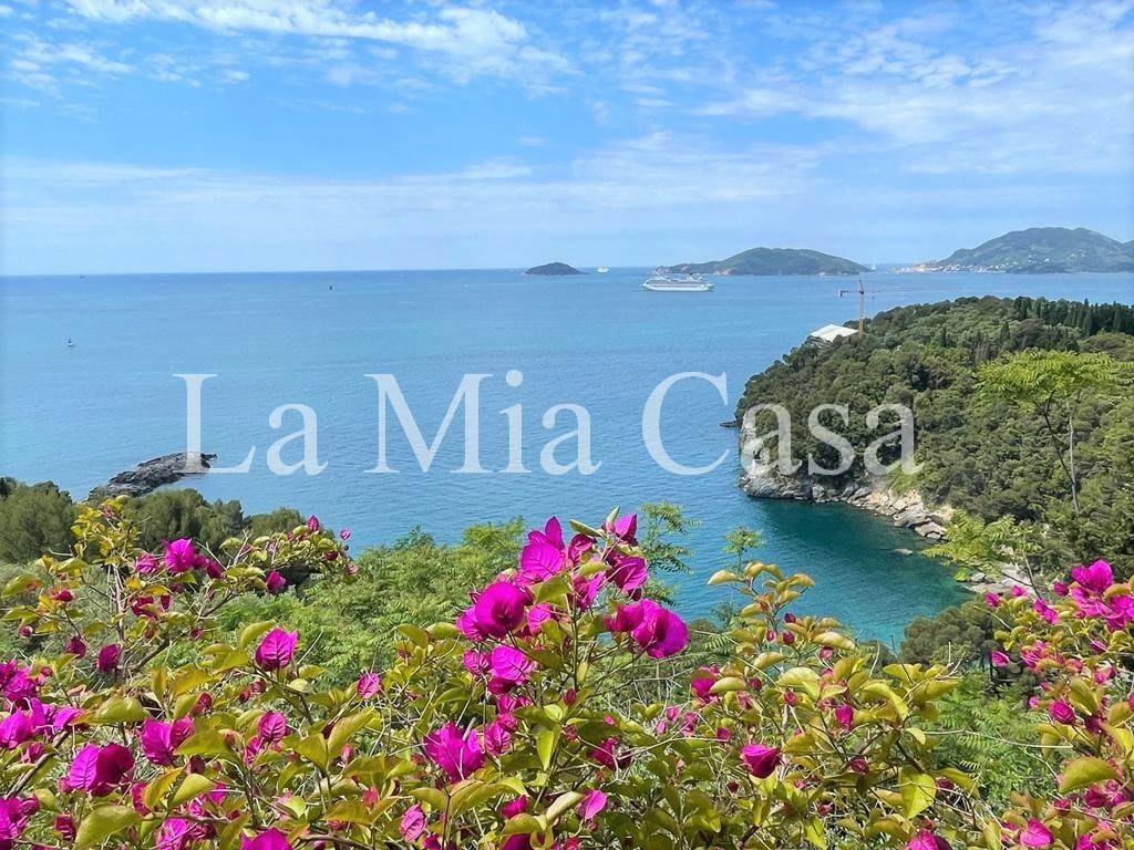 Trilocale via Fiascherino, La Serra, Tellaro, Lerici