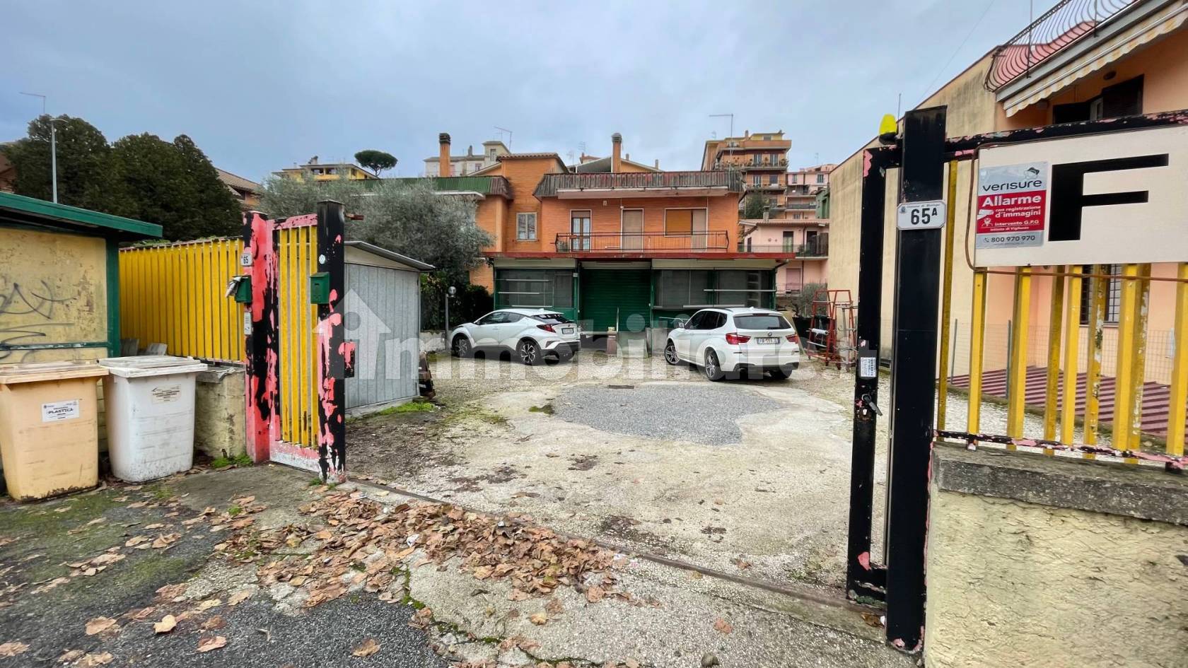 Locale commerciale in Vendita